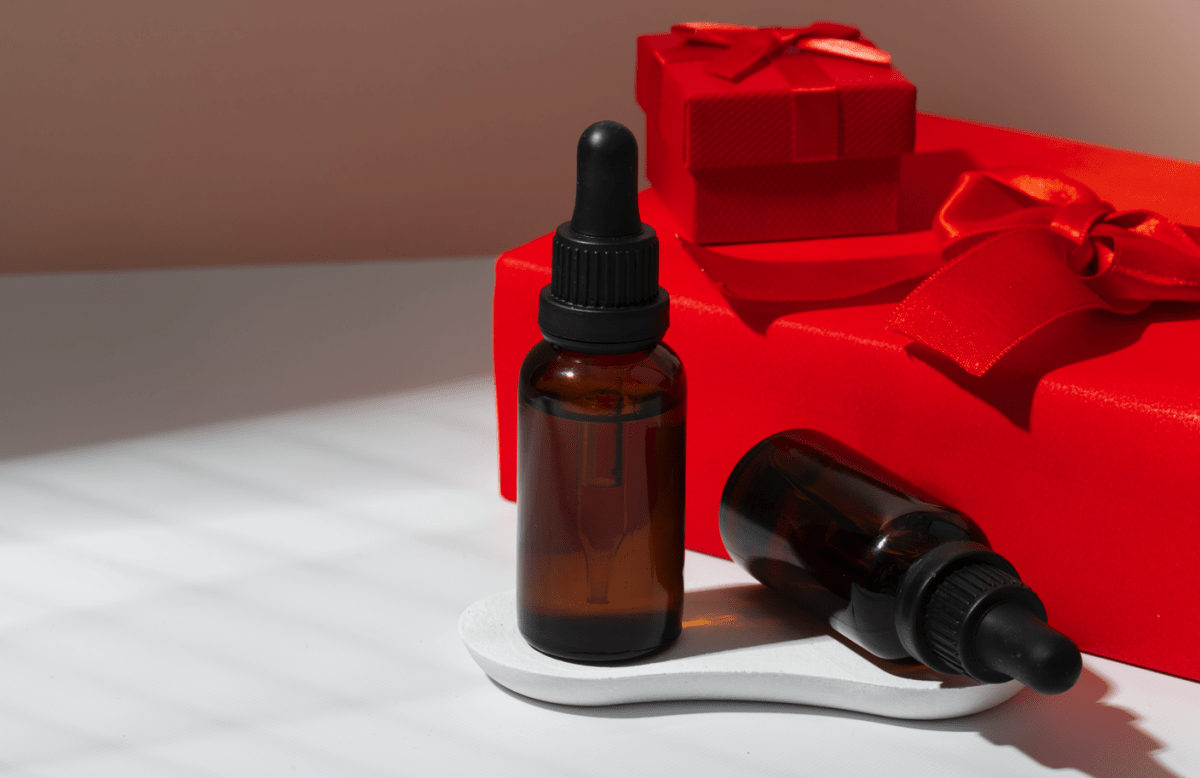 Essential Oils for Holiday Decorating
